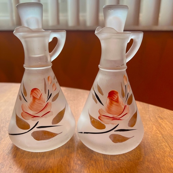 Hazel-Atlas | Dining | Vintage Hazel Atlas Rose Cruet Set | Poshmark